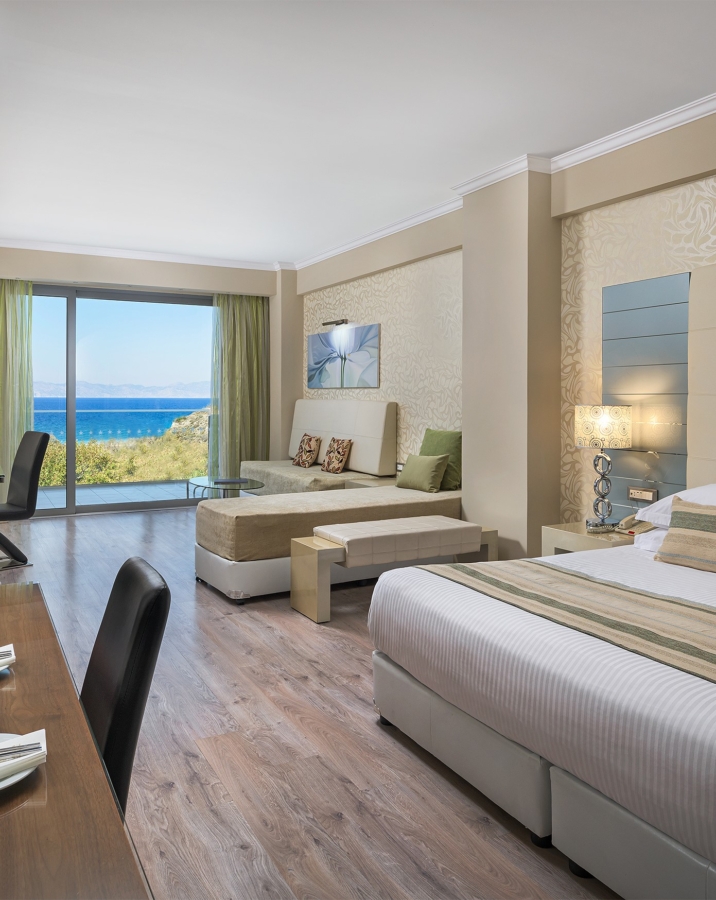 Deluxe Junior Suite Sea View - Atrium Platinum
