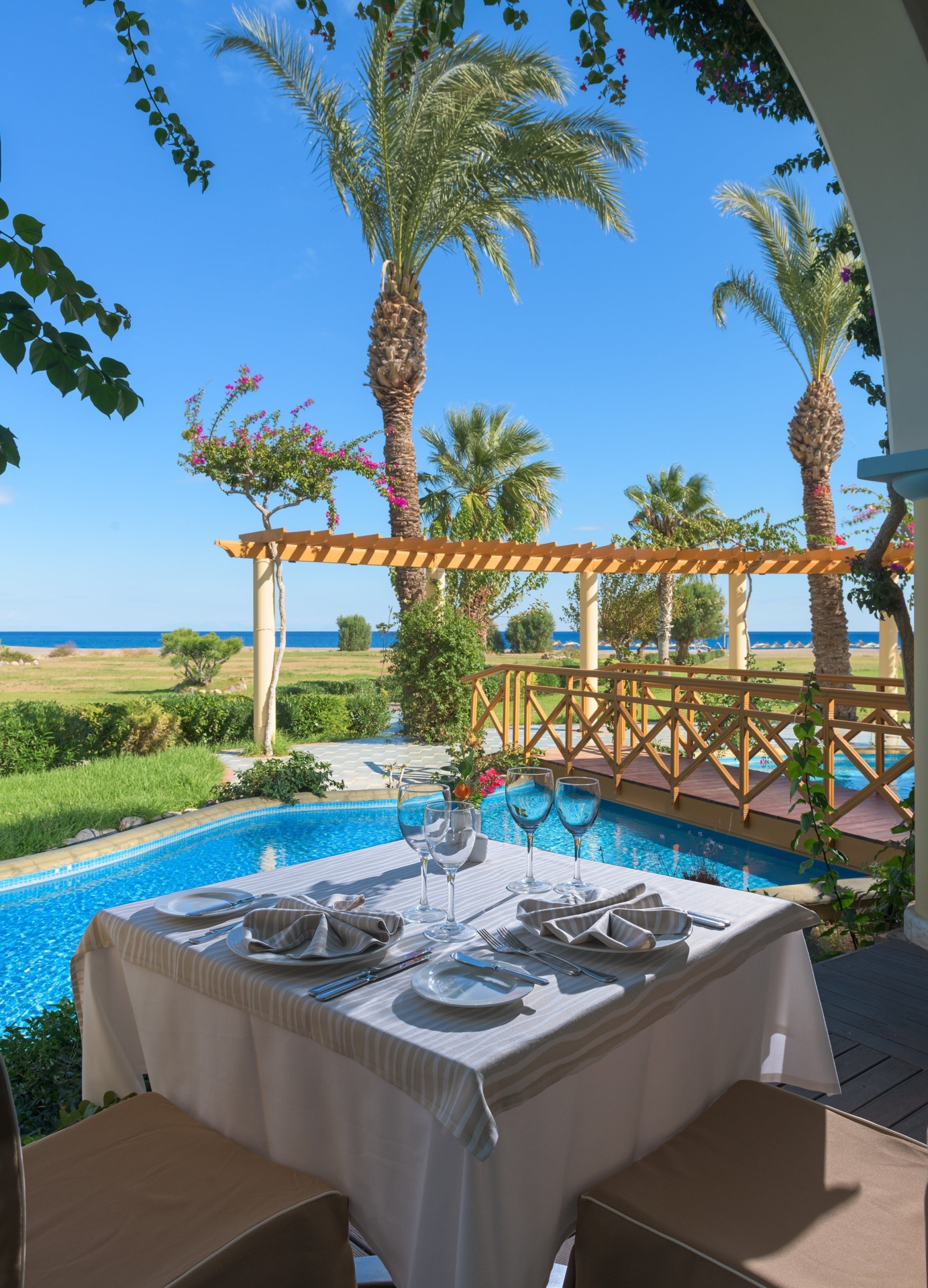 Dine Around - Atrium Hotels & Resorts